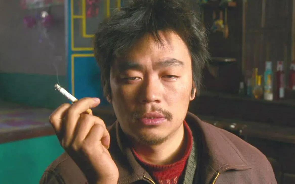 "Hello!"Mr. Tree": The director asked him to perform a smoking action ...