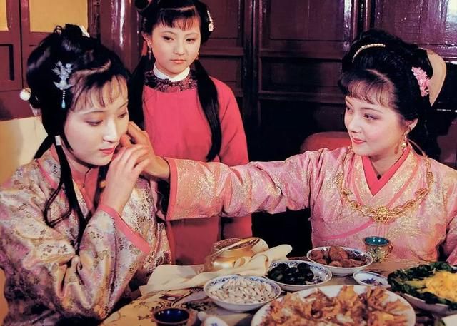 What are the differences between Lin Daiyu and Qingwen? - iNEWS
