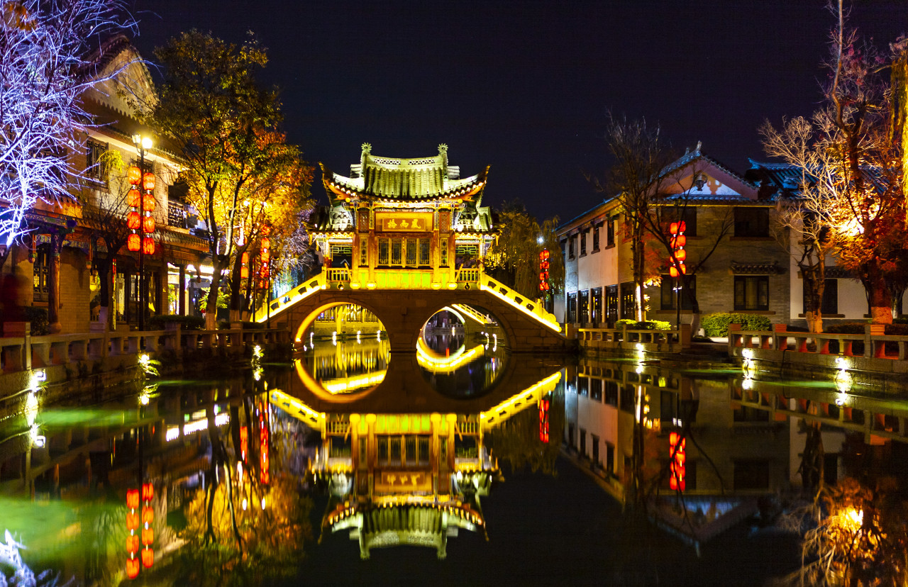 Intangible Cultural Heritage·Chuxiong Yi Nationality Costume - iNEWS