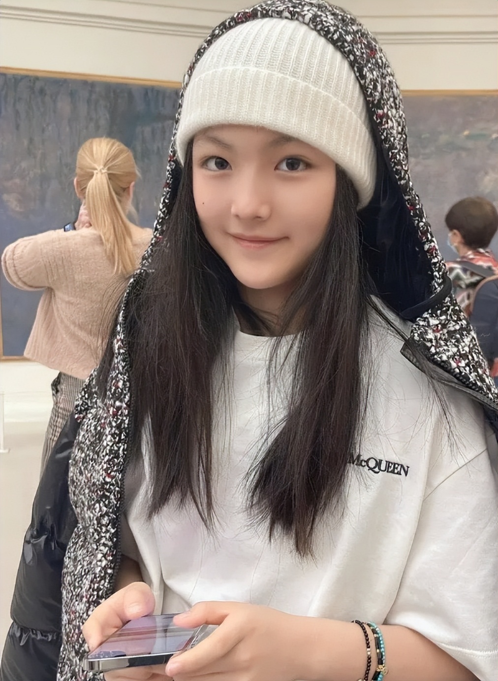 Wang Shiling is deeply involved in the storm of "showing off her wealth ...