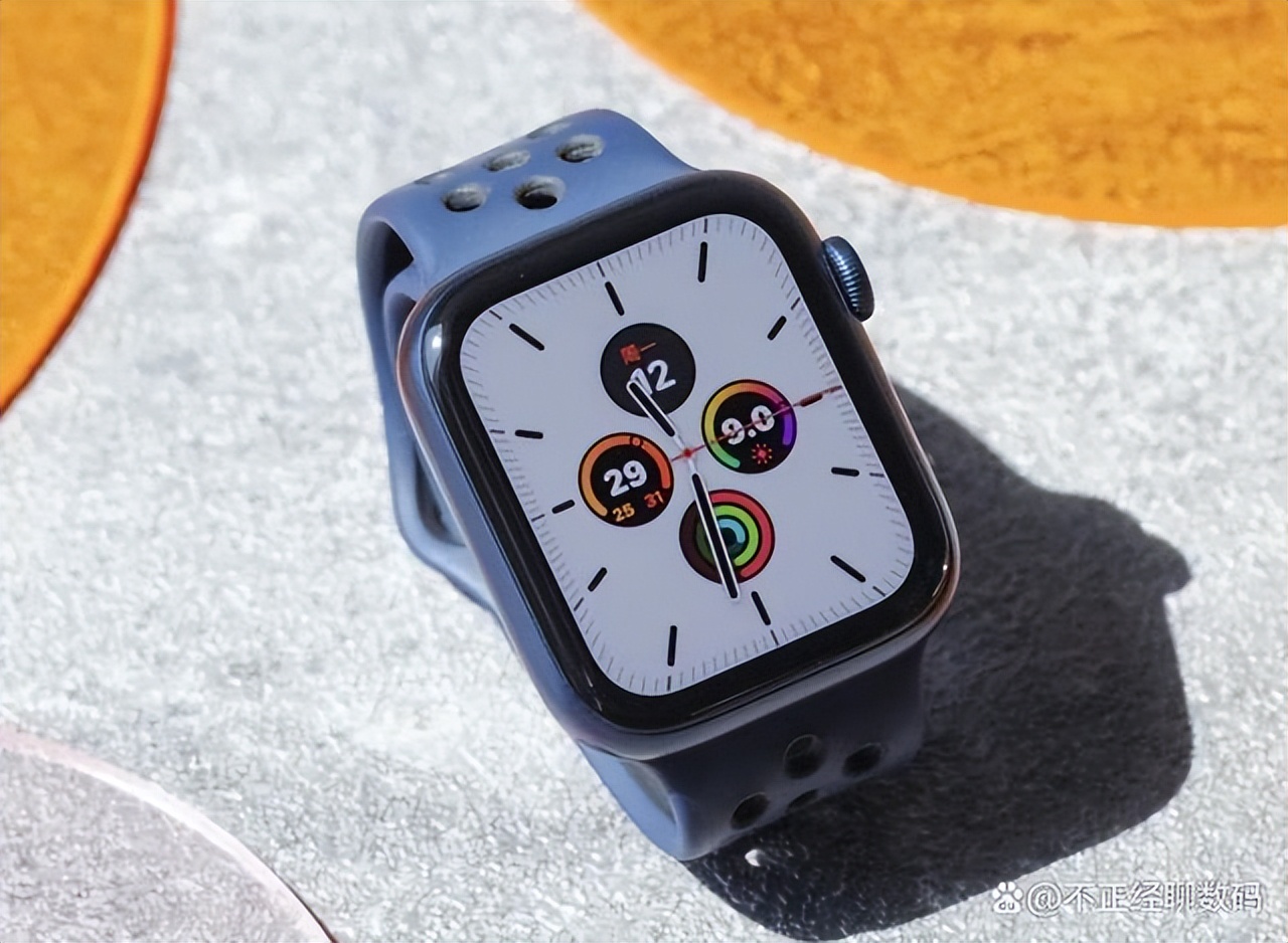 Apple Watch 'Pro' CAD rendering: Digital crown and side button design ...