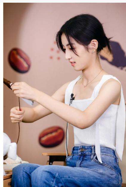 Yi Yang Qianxi, Xie Na, Chen Xiao Michelle Chen, Zhang Zifeng - iMedia