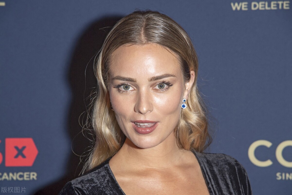 Kika Silva Glamour Blonde at DKMS Annual Gala in New York - iNEWS