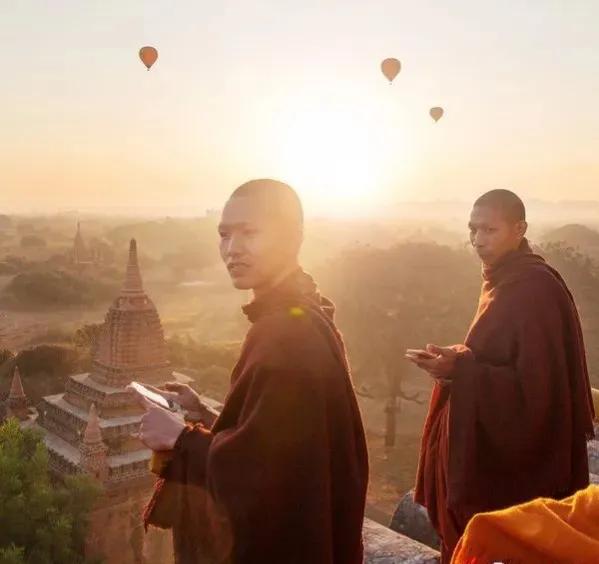 The only child insists on becoming a monk, and the parents cry bitterly ...