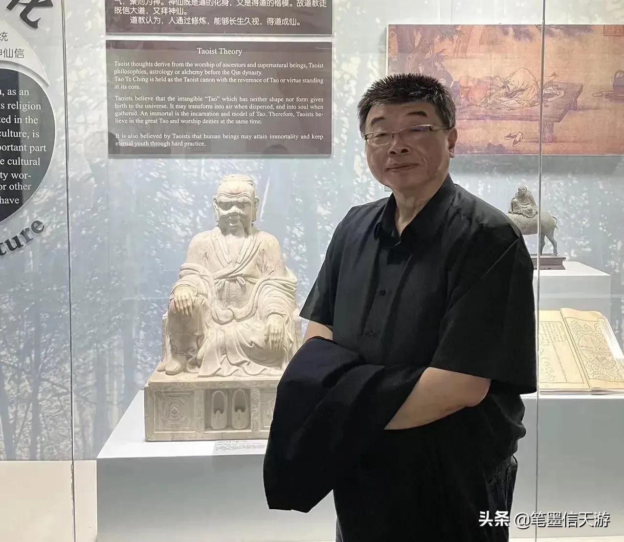 Professor Qiu Yi: Admirable for being erudite and talented - iNEWS