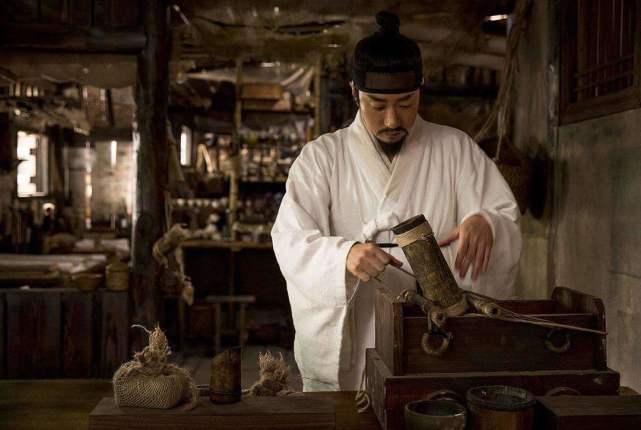 Comparison of ancient detectives in China, Japan and South Korea ...