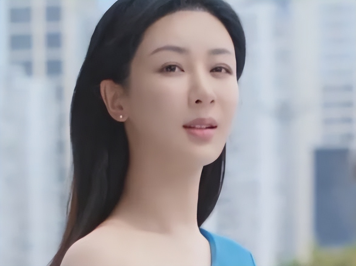 30-year-old Yang Zi is caught in a plastic surgery storm. Netizens: Changed her head? - iMedia
