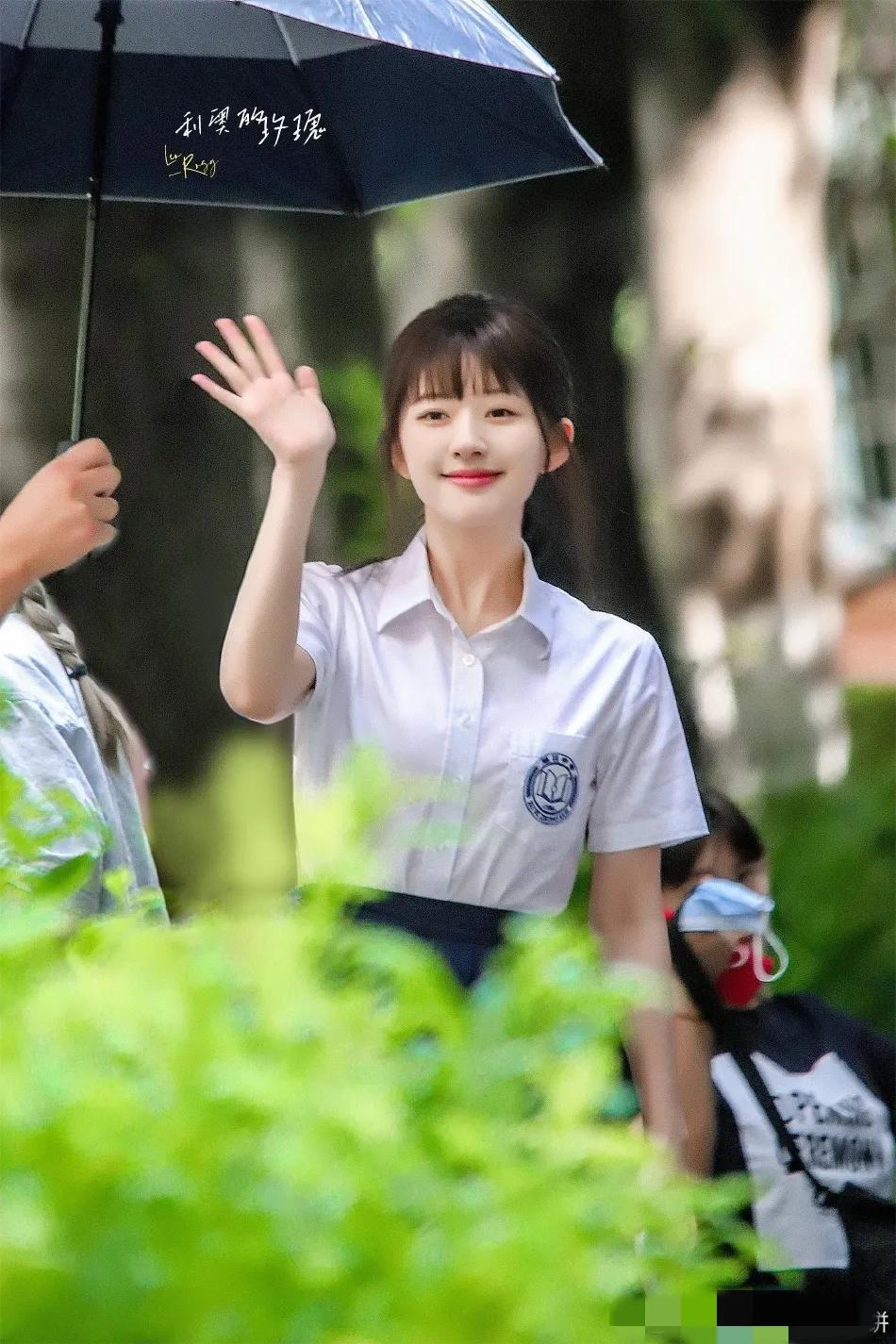 Zhao Lusi shoots the new drama "Can't Hide Secretly": the new look of ...