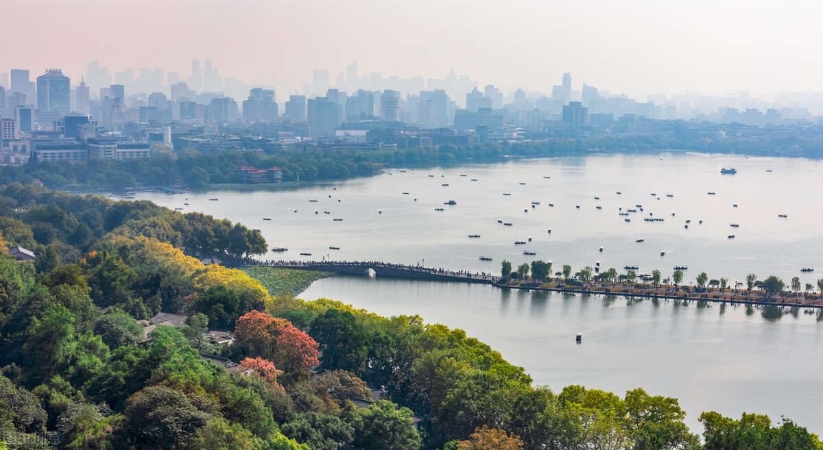 Encounter lakes and mountains, redefine the meaning of travel - iMedia