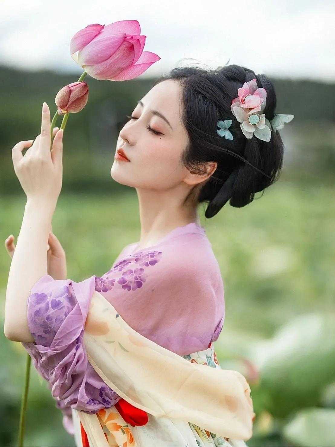 Feel the lotus - iNEWS