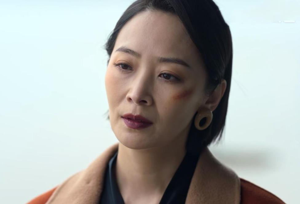 2 After reading "The Knockout", I realized that the blush on Cheng ...