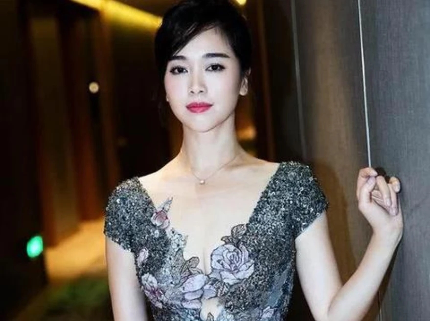 Zuo Xiaoqing is no longer silent, exposing the true identity of her ex-husband, why does she ...
