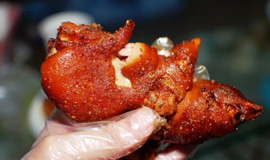 The magical practice of pig's trotters!The skin is firm and the meat is ...