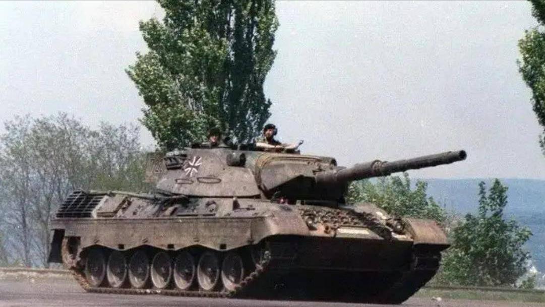 Too poor, second-hand "Leopard 1" tanks were given to the strapped ...