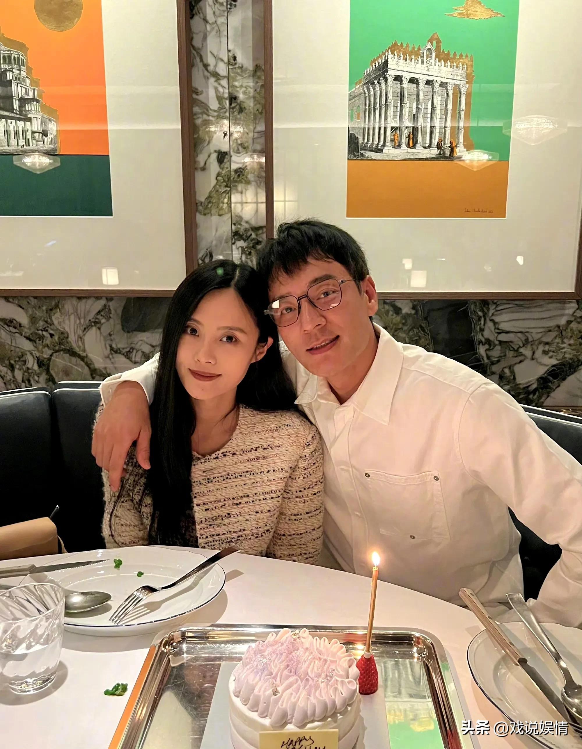 Li Guangjie took a sweet photo with his wife's shoulders, and Sui ...