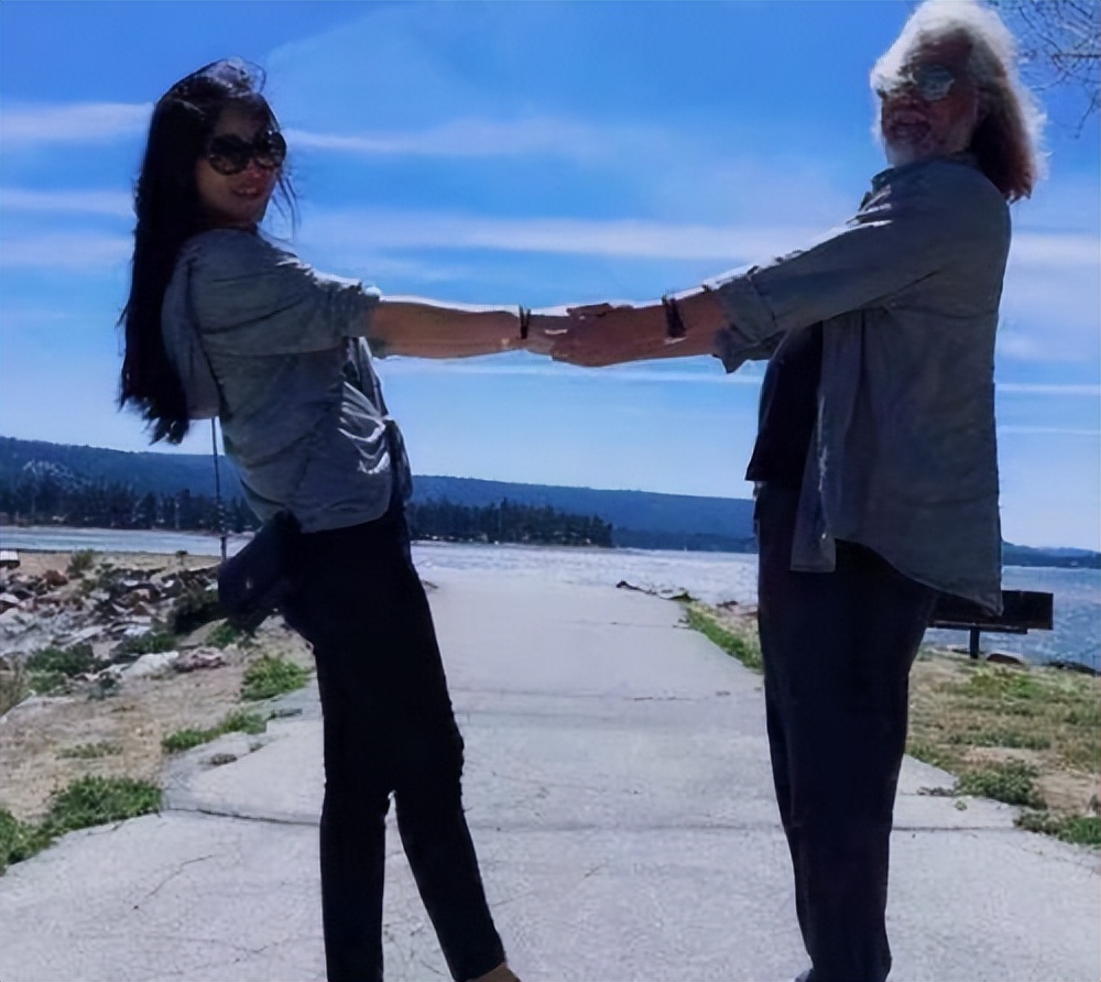 Why is Du Xinglin willing to marry 72-year-old Zhang Jizhong? - iMedia