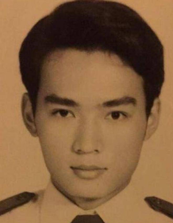 55-year-old Jiao Enjun, married in two knots and divorced, obviously ...