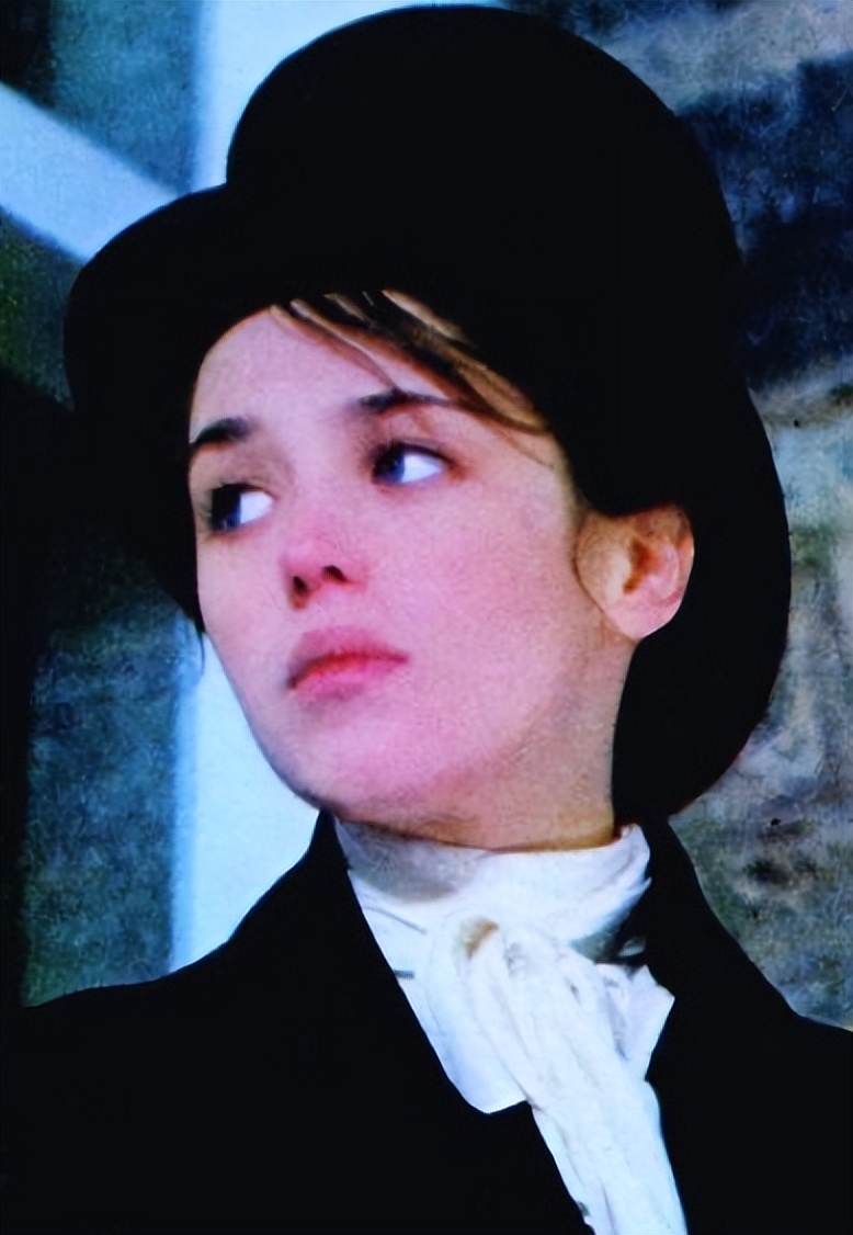 French actress Isabella, six R-rated movies dedicated to art, looks ...