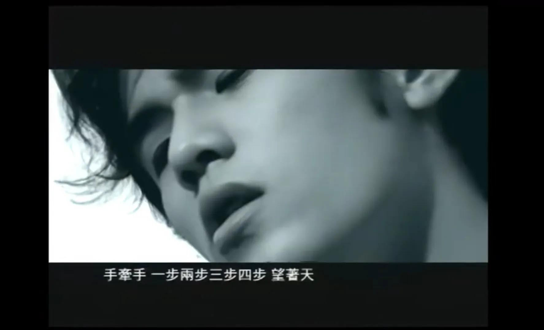Jay Chou, the king of Asia, released his first album "JAY" in 2000 - iNEWS