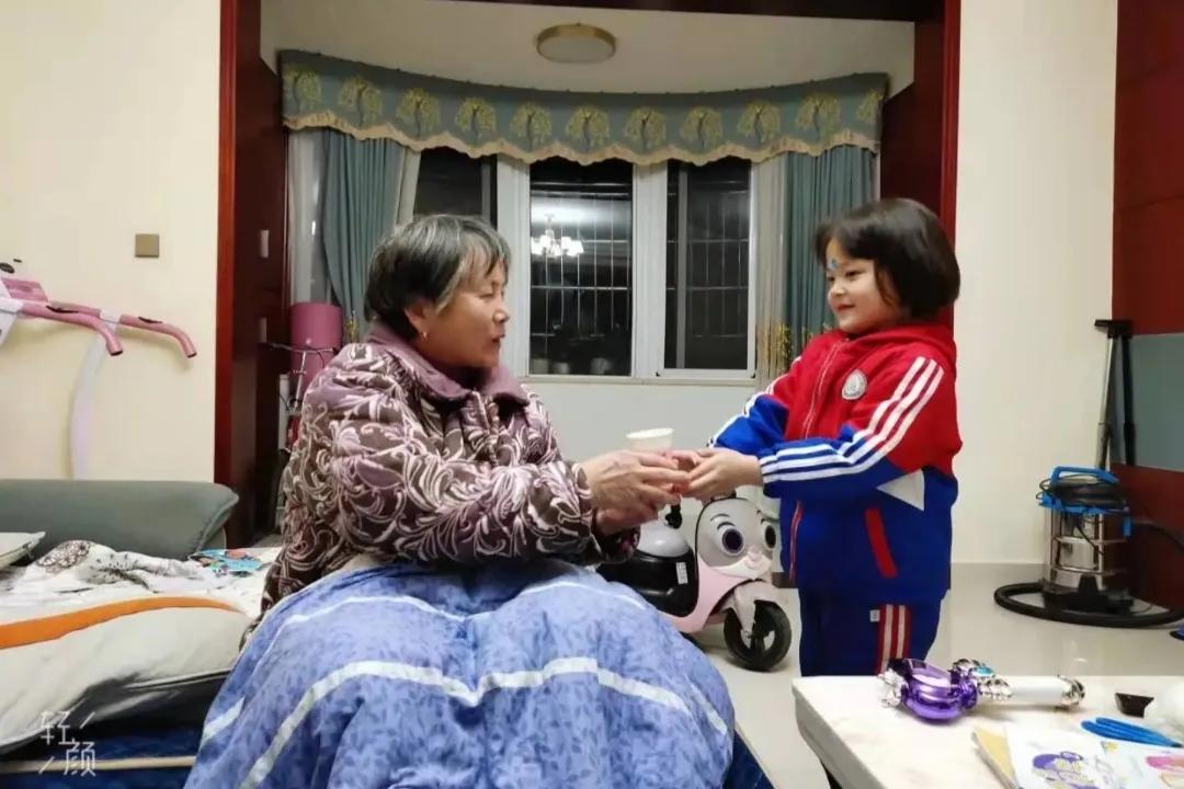 Dad: When I grow up, I will honor my grandmother. The child retorts ...