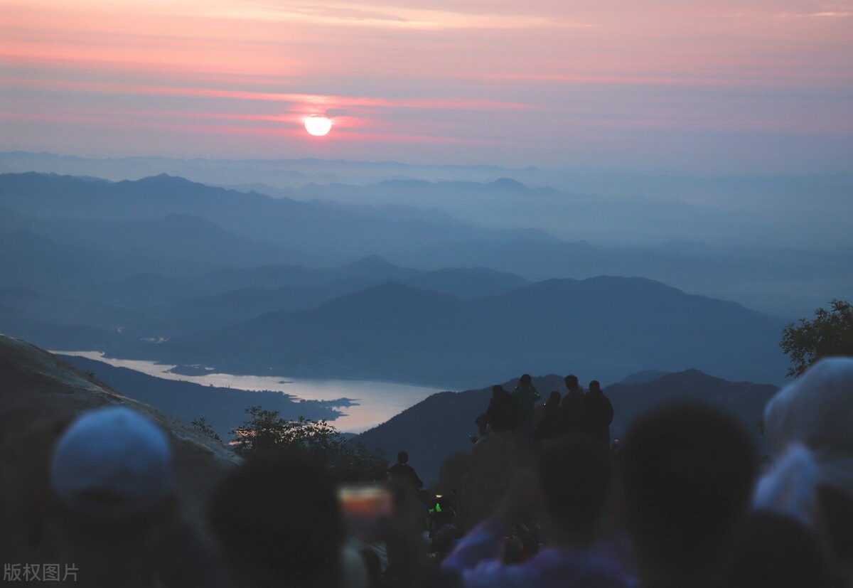 Taishan Mountain Viewing the Sun - iNEWS