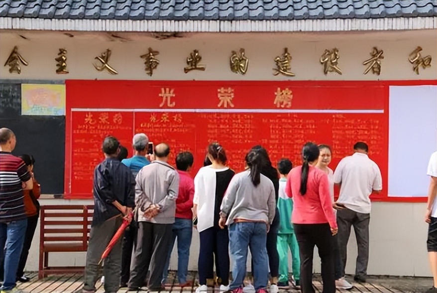 Former CCTV celebrity Li Jiaming left CCTV for the United States at the ...