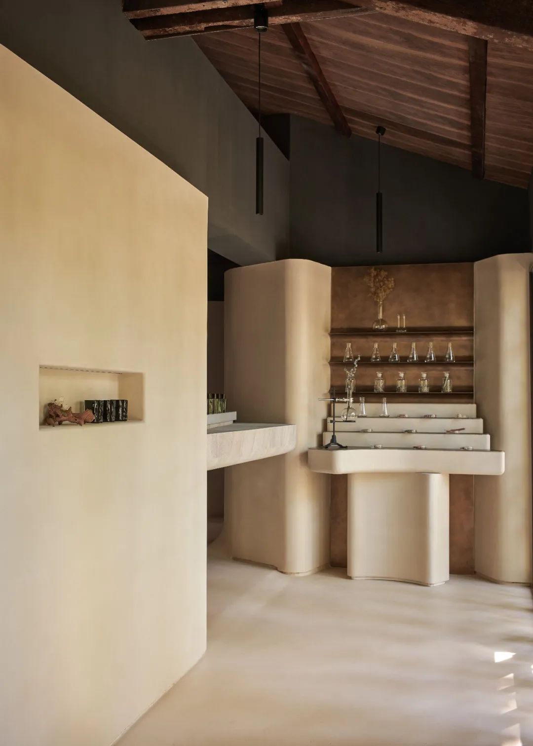 The first store settled in Shanghai, how does MELT SEASON convey its ...