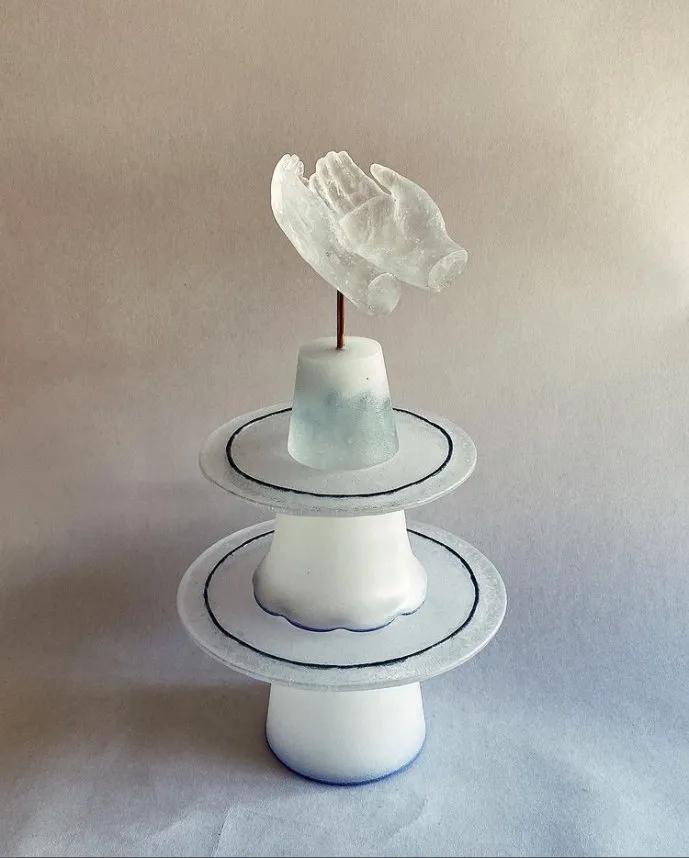 Appreciation of the fairy tale works of glass artist tomoe adachi ...