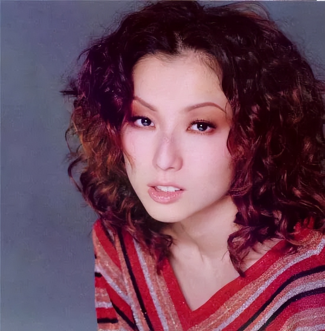 She is the one who exploded the hot search, she is not a Hong Kong girl ...