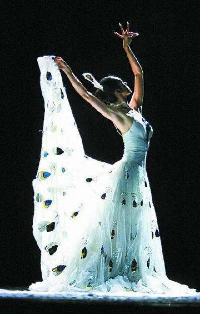 Yang Liping's new dance is grounded in the earth, returning to the ...