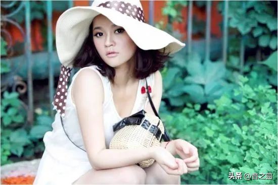 A selection of Cheng Xiang's 117 hit songs. Her songs are not only ...