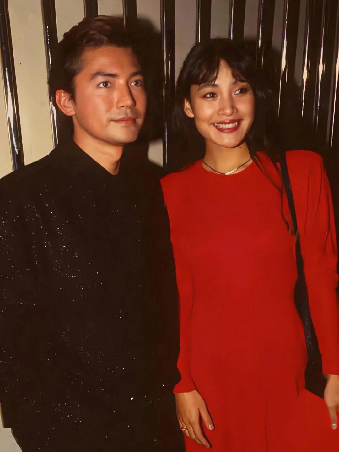 Chen Chong asked Zun Long: "Look carefully at us, don't we match well ...