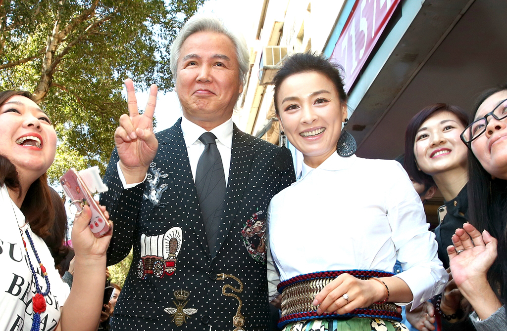 Zhang Ting and his wife say that their daughter who immigrated to ...
