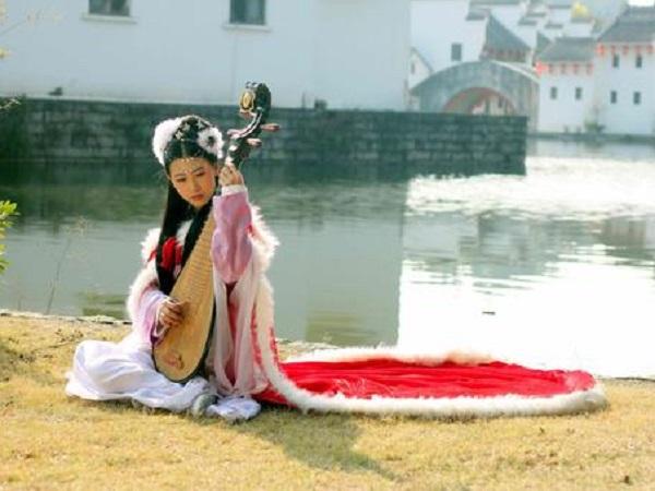 Wang Zhaojun married far away, and Emperor Yuan of the Han Dynasty ...