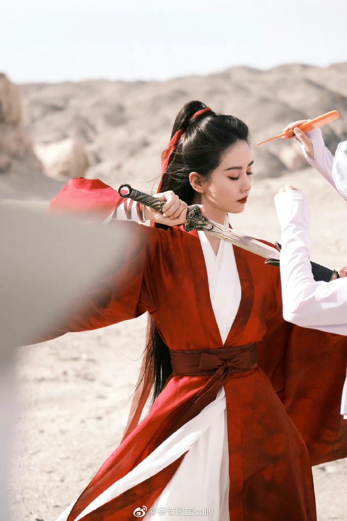 Liu Shishi chooses the ancients!These side shots are so beautiful and ...