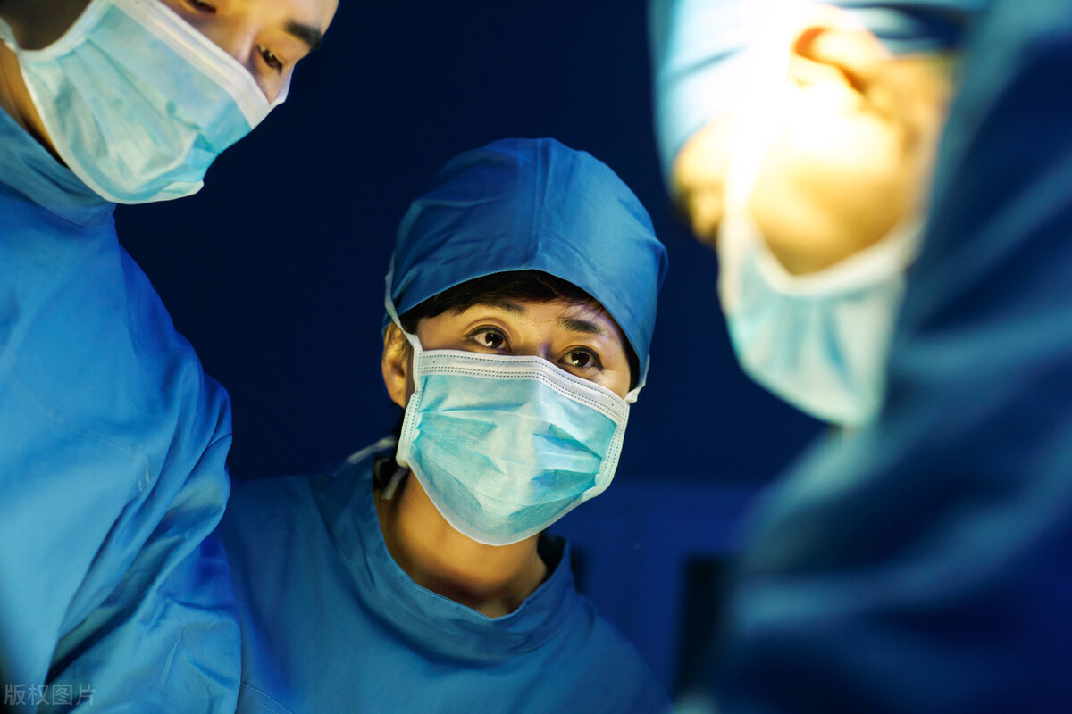 How is lung cancer resection performed? How much lung tissue will be ...