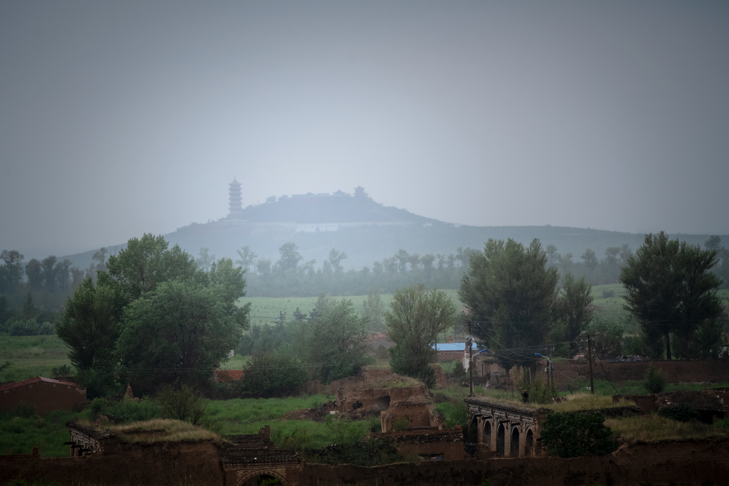 Haotian Temple, the crater temple - iNEWS