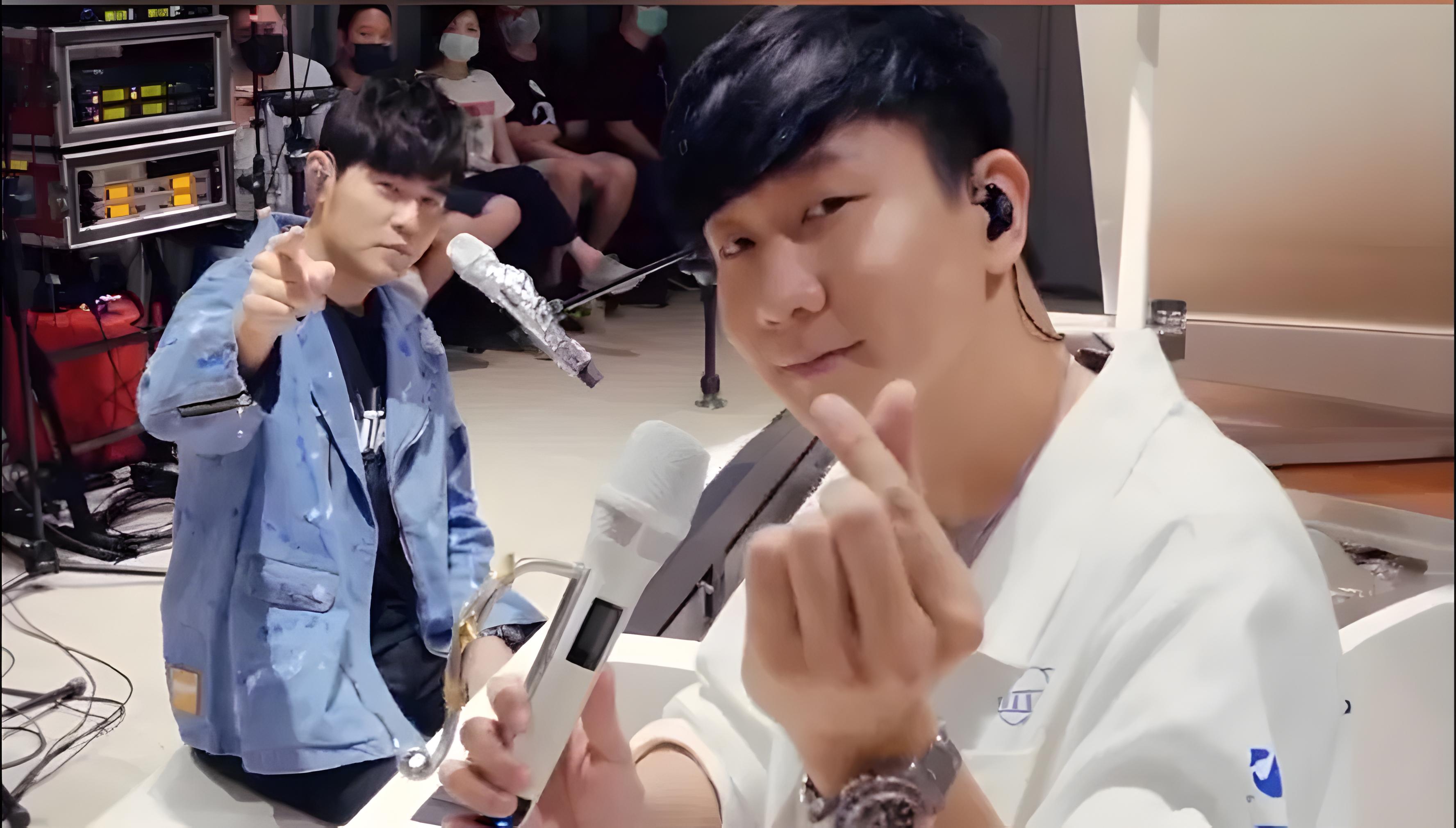 What kind of brothers are Jay Chou and JJ Lin? Are there any musical ...