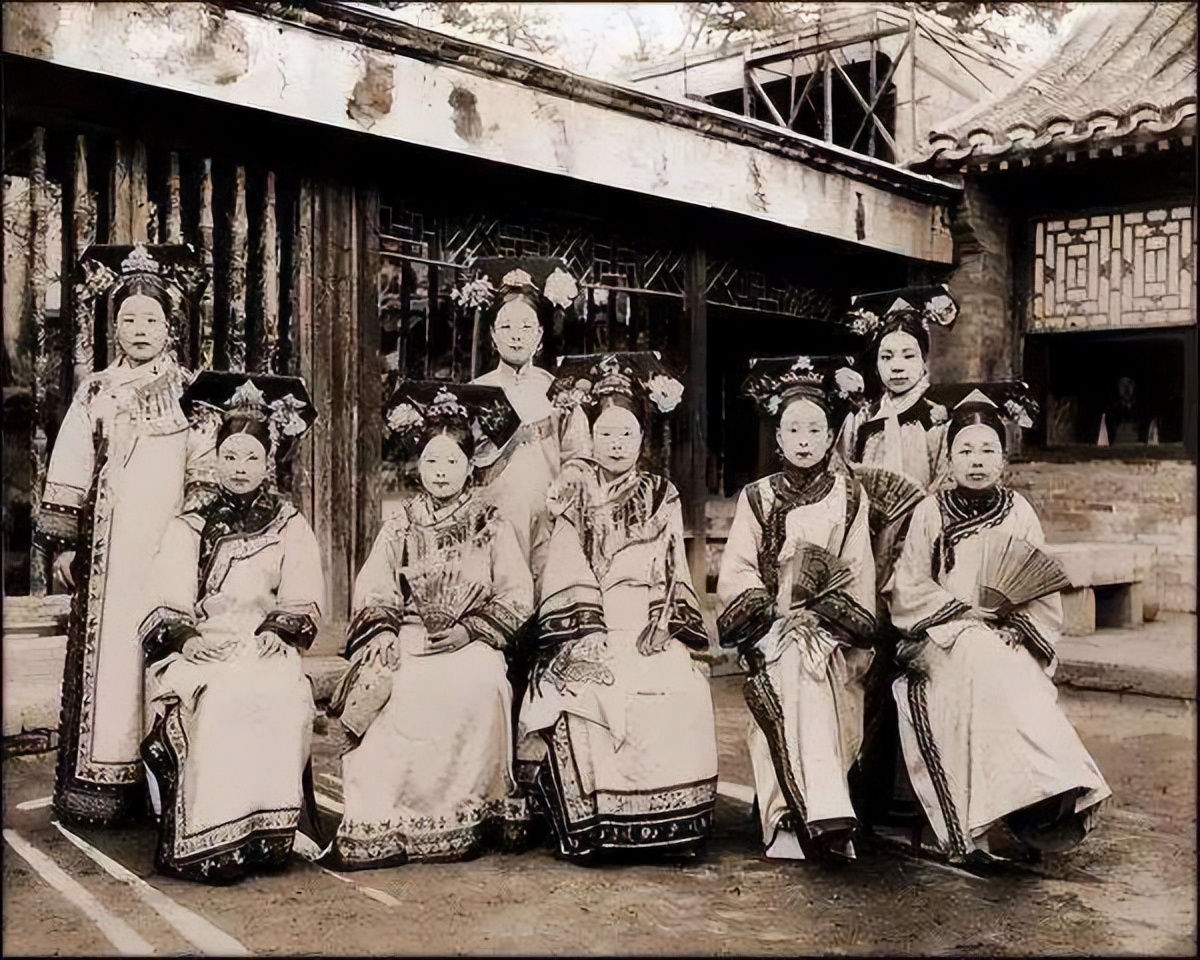 Empress Dowager Longyu, who was never favored by Guangxu after her big ...