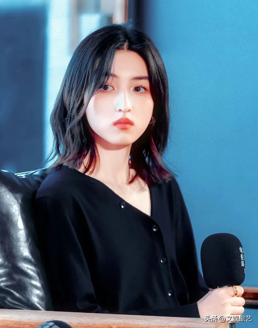 Zhang Zifeng won the Huabiao Award, wearing a tight mermaid skirt ...