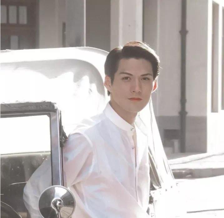 The coldness of the world in the entertainment industry is vividly ...