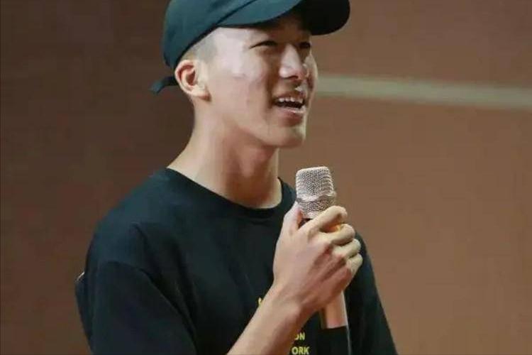 In 2018, Li Enhui, the boy who sold 70,000 catties of watermelon to ...