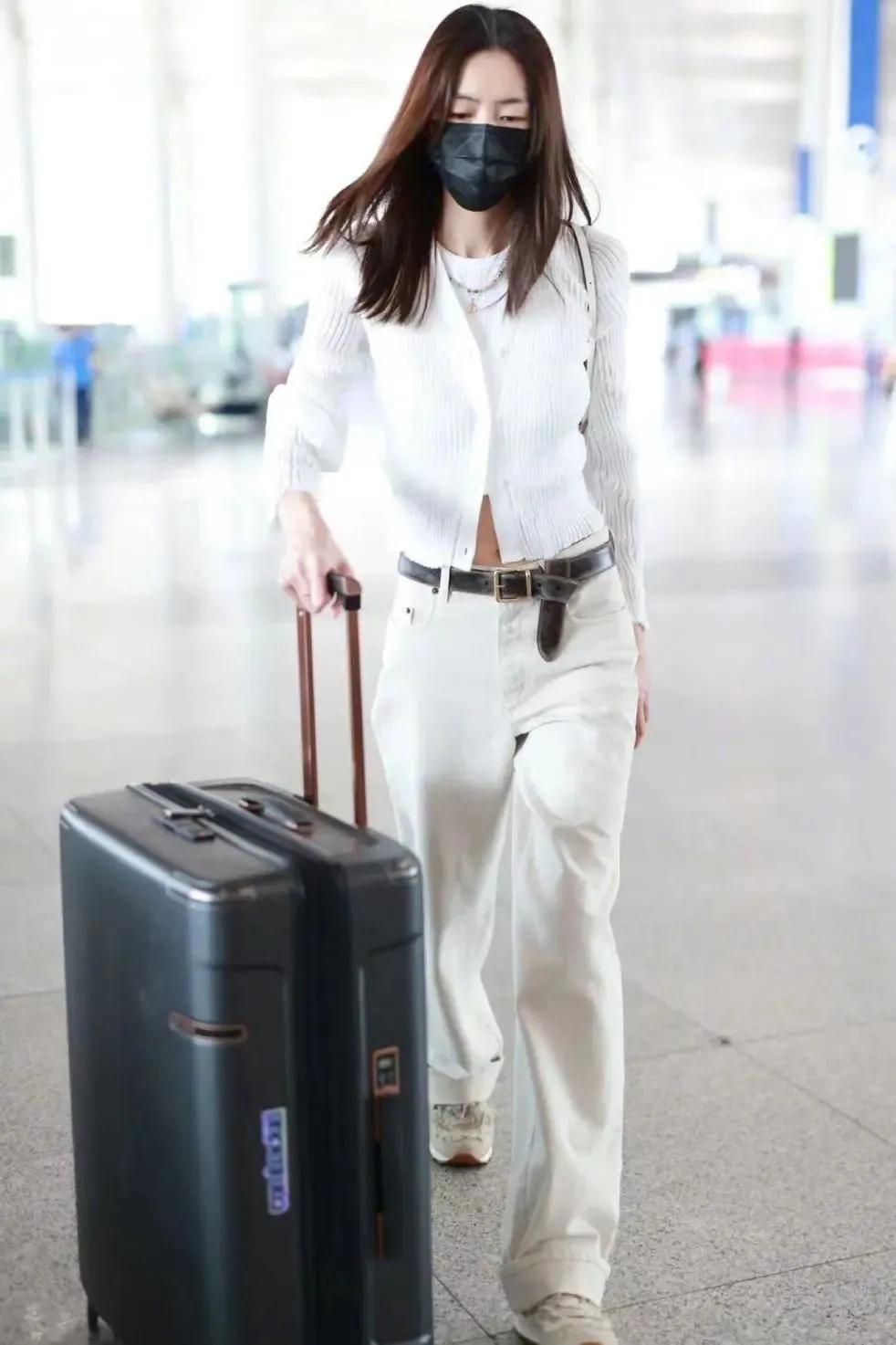 After the official announcement of love, Liu Wen is so beautiful that she hangs up again - iNEWS