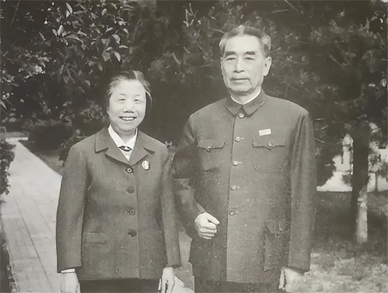 In 1983, when Li Peng was serving as vice premier, what two words did ...