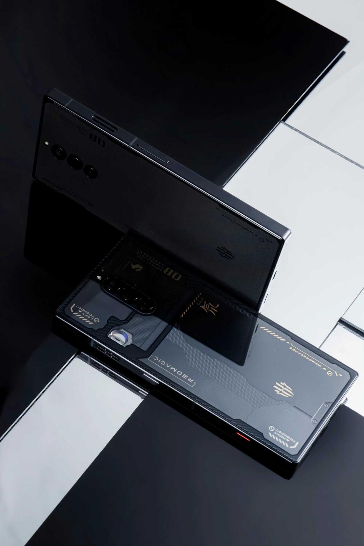 With the blessing of dual-pump VC liquid cooling technology, the heat ...