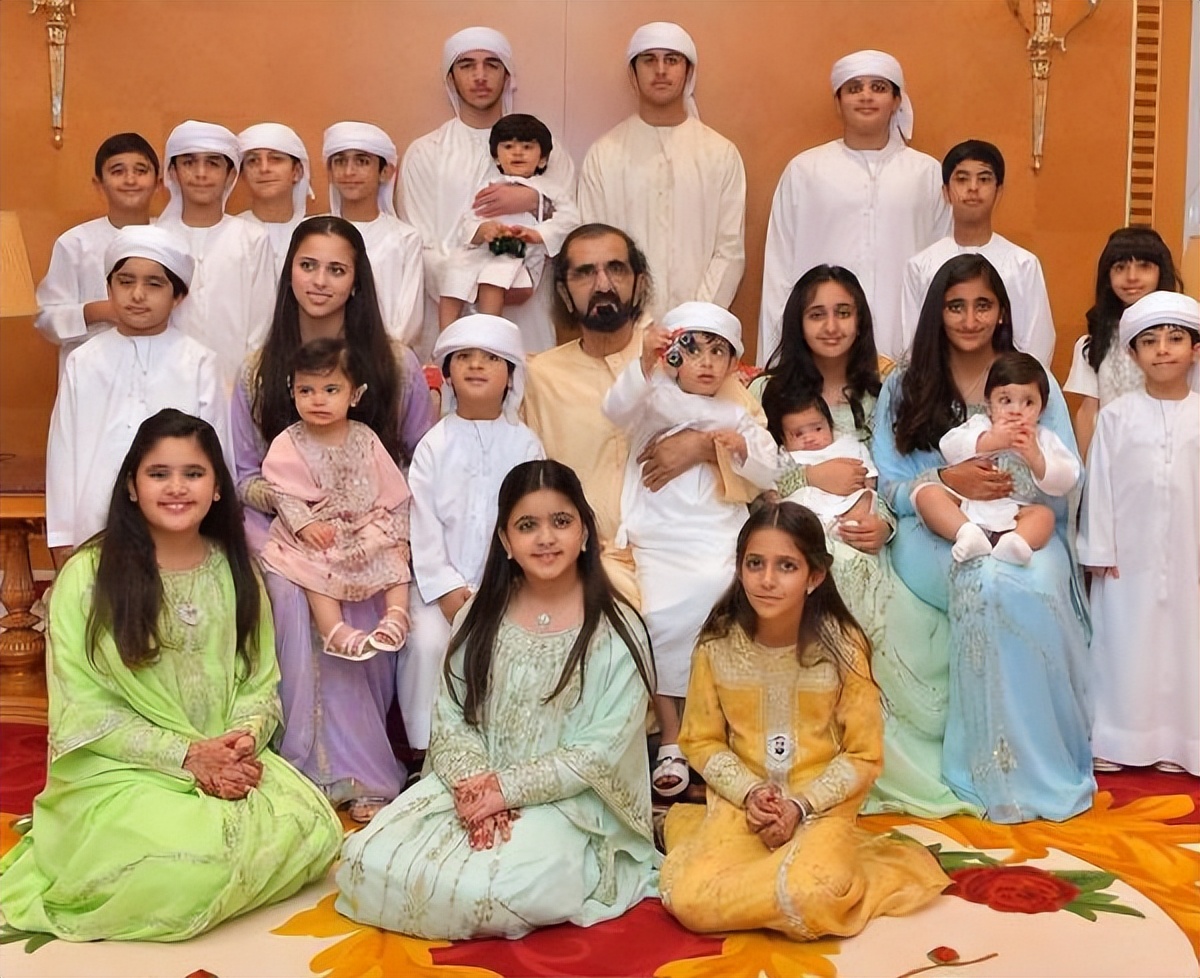 The Dubai royal family updated the family portrait, the children and ...