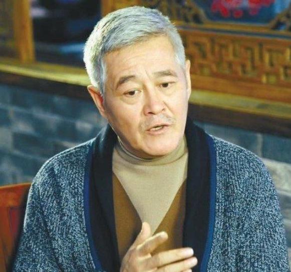 65-year-old Zhao Benshan's later life exposed: playing fishing games at ...