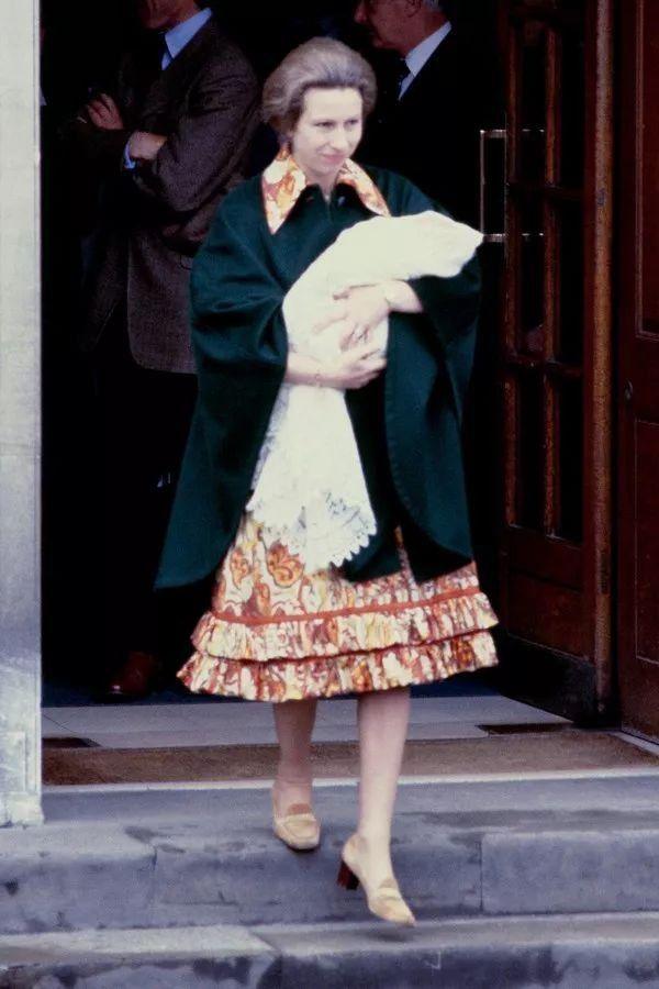 Surprised by 73-year-old Princess Anne! Wearing clothes from thirty ...