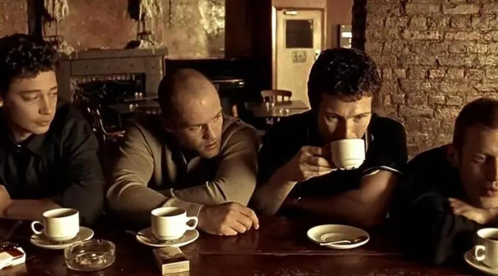 "Two Smoking Barrels": a classic British gangster movie - iNEWS