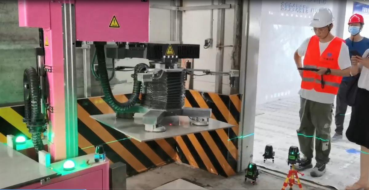 Paving a tile in 5 seconds, the first tile paving robot in Wuhan ...